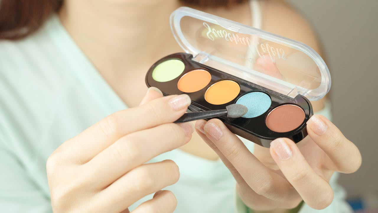 Peach Corrector Makeup Tips for Hyperpigmentation and Dark Spots That ...